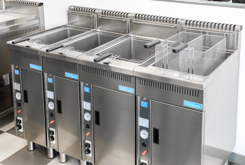 Come scegliere una friggitrice professionale a gas? - Cucine Crociati
